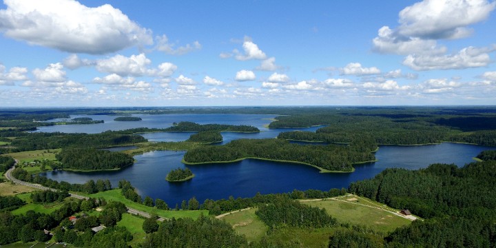 Stovyklavietės prie ežero Lietuvoje - Noriu Noriu Noriu